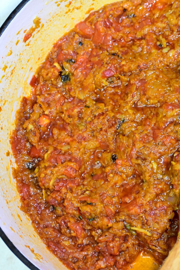 Alpana's Chicken Masala (Indian Curry) - GypsyPlate