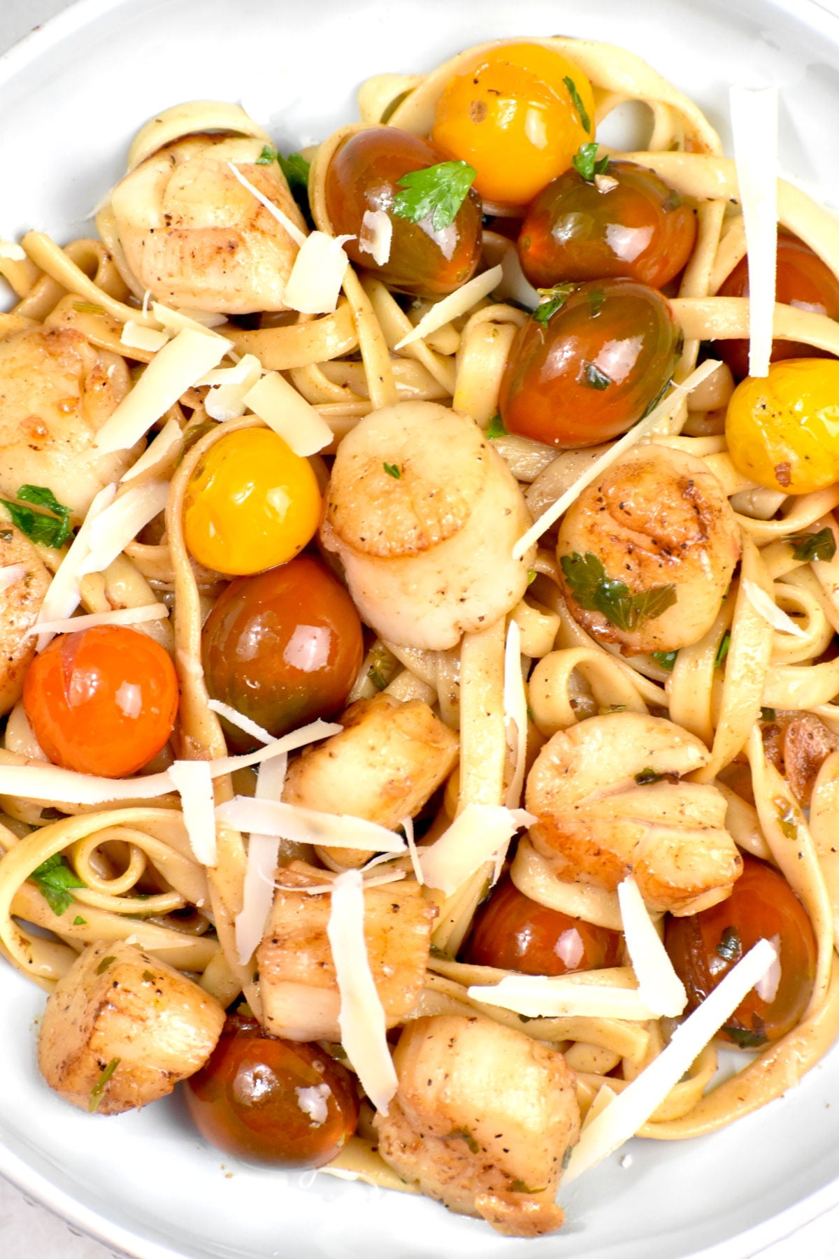 Scallop Pasta with Cherry Tomatoes - GypsyPlate