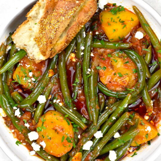 Fasolakia (Greek Green Beans) - GypsyPlate