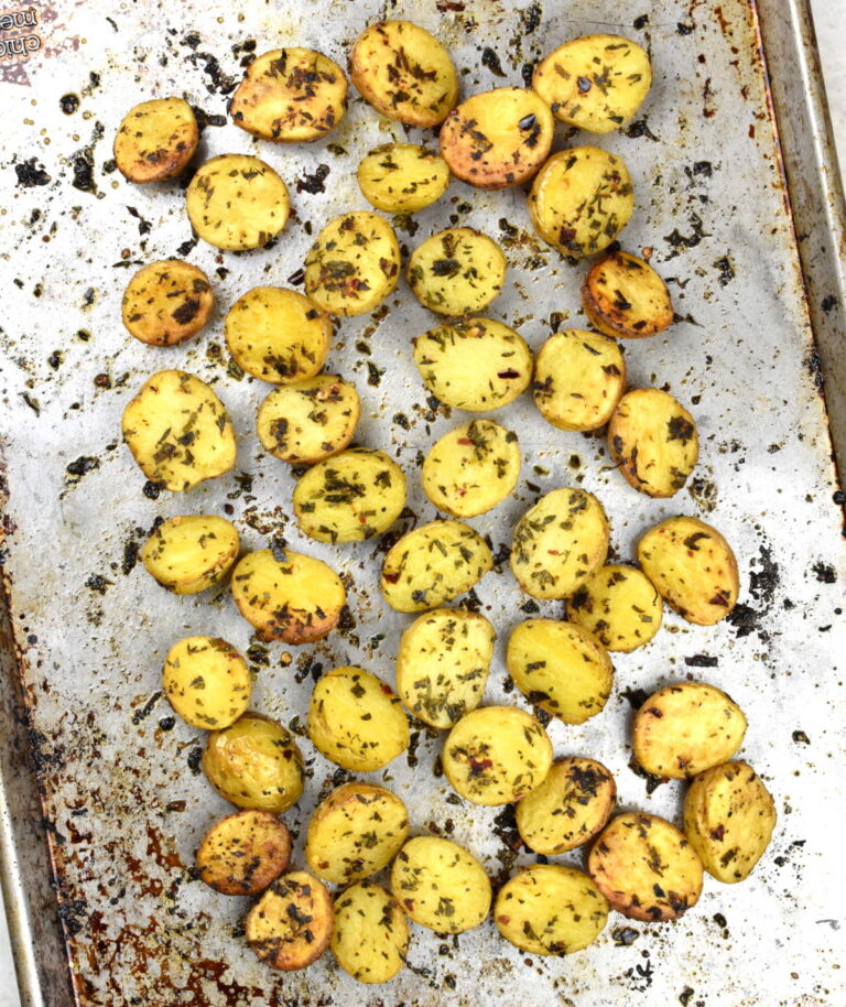 Roasted Baby Potatoes (Easy Thanksgiving Side Dish!)