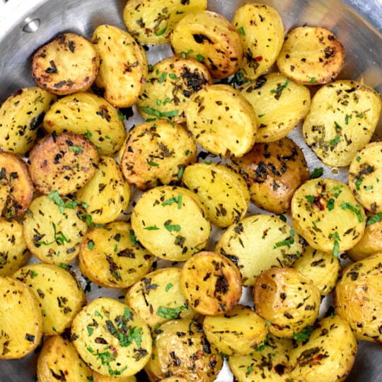 Roasted Baby Potatoes (Easy Thanksgiving Side Dish!)