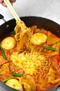 Rabokki (Tteokbokki with Ramen) - GypsyPlate