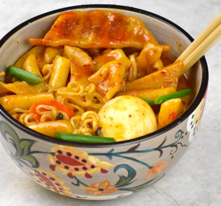 Rabokki (Tteokbokki with Ramen) - GypsyPlate