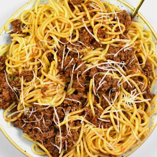 Makaronia Me Kima (Greek Spaghetti With Meat Sauce) - GypsyPlate